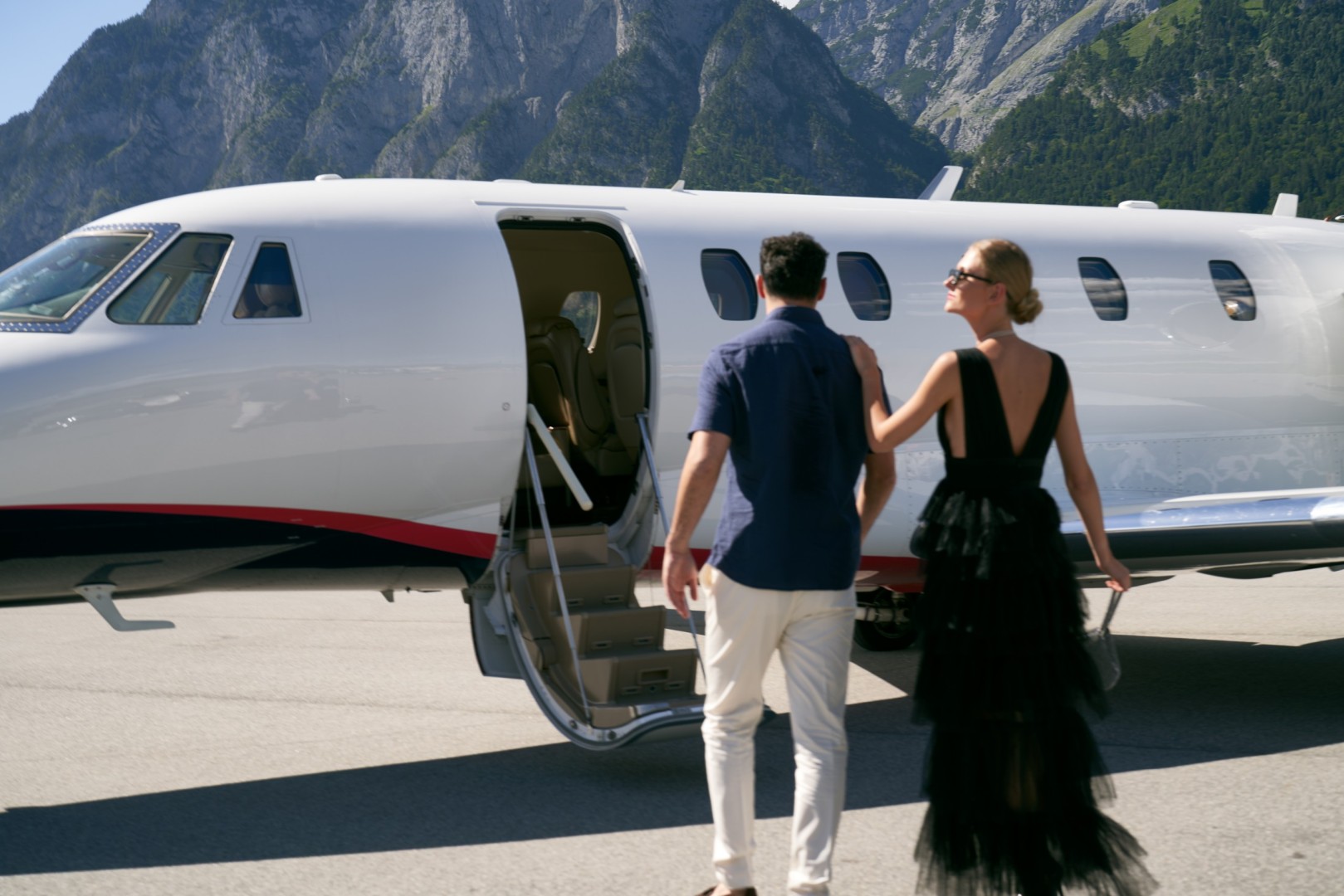 Fly with us | Tyrolean Jets & Services – Private Jet Charters